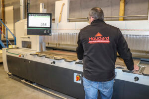 Houdard offre toujours plus de services à ses clients - Allures ...